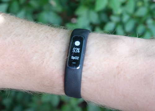 Best Fitness Trackers Without Bluetooth for Better Health in 2025
